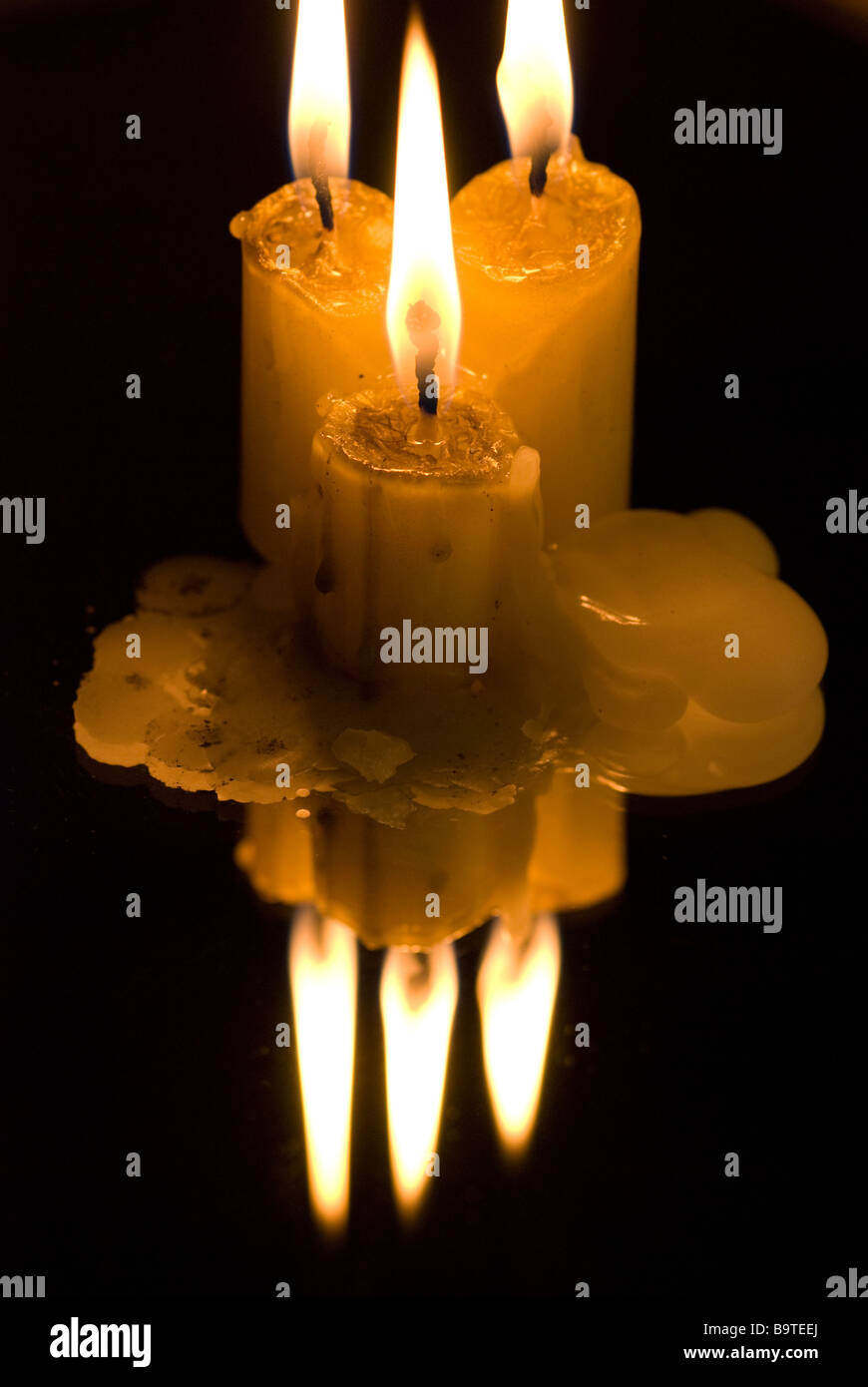 3 candles hi-res stock photography and images - Alamy