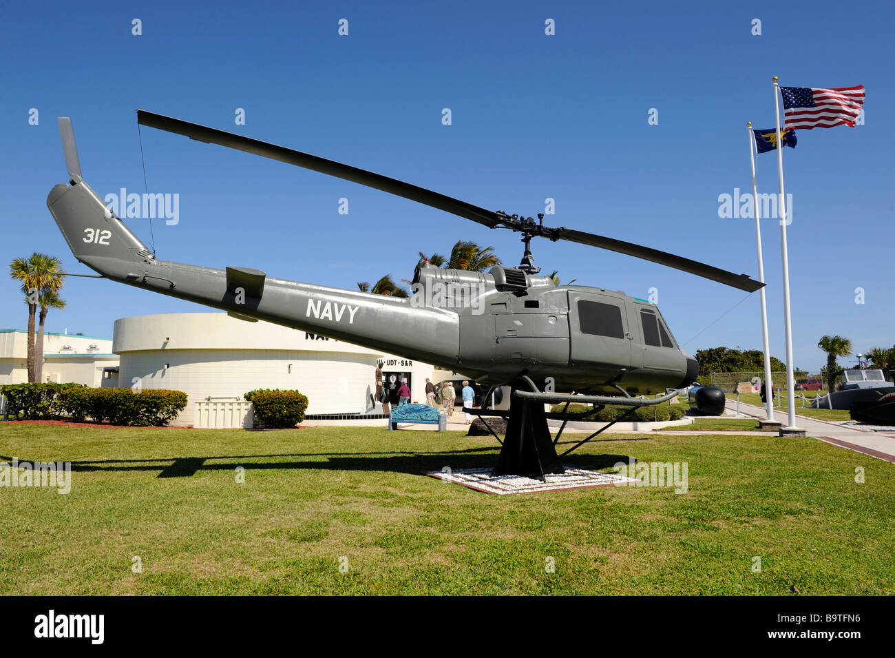 Uh 1b hi-res stock photography and images - Alamy