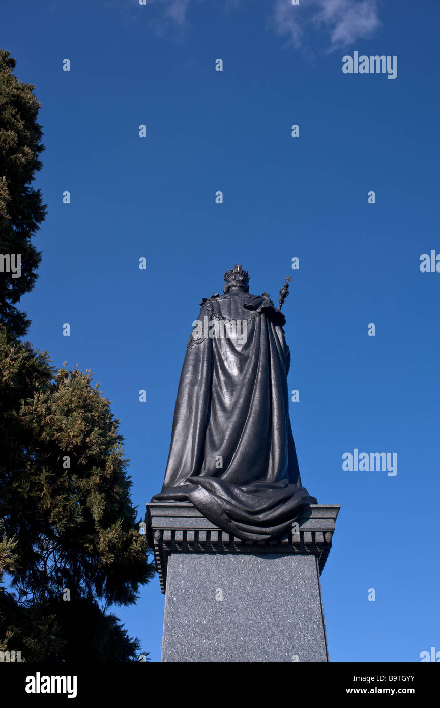 Statue queen victoria british hi-res stock photography and images - Alamy