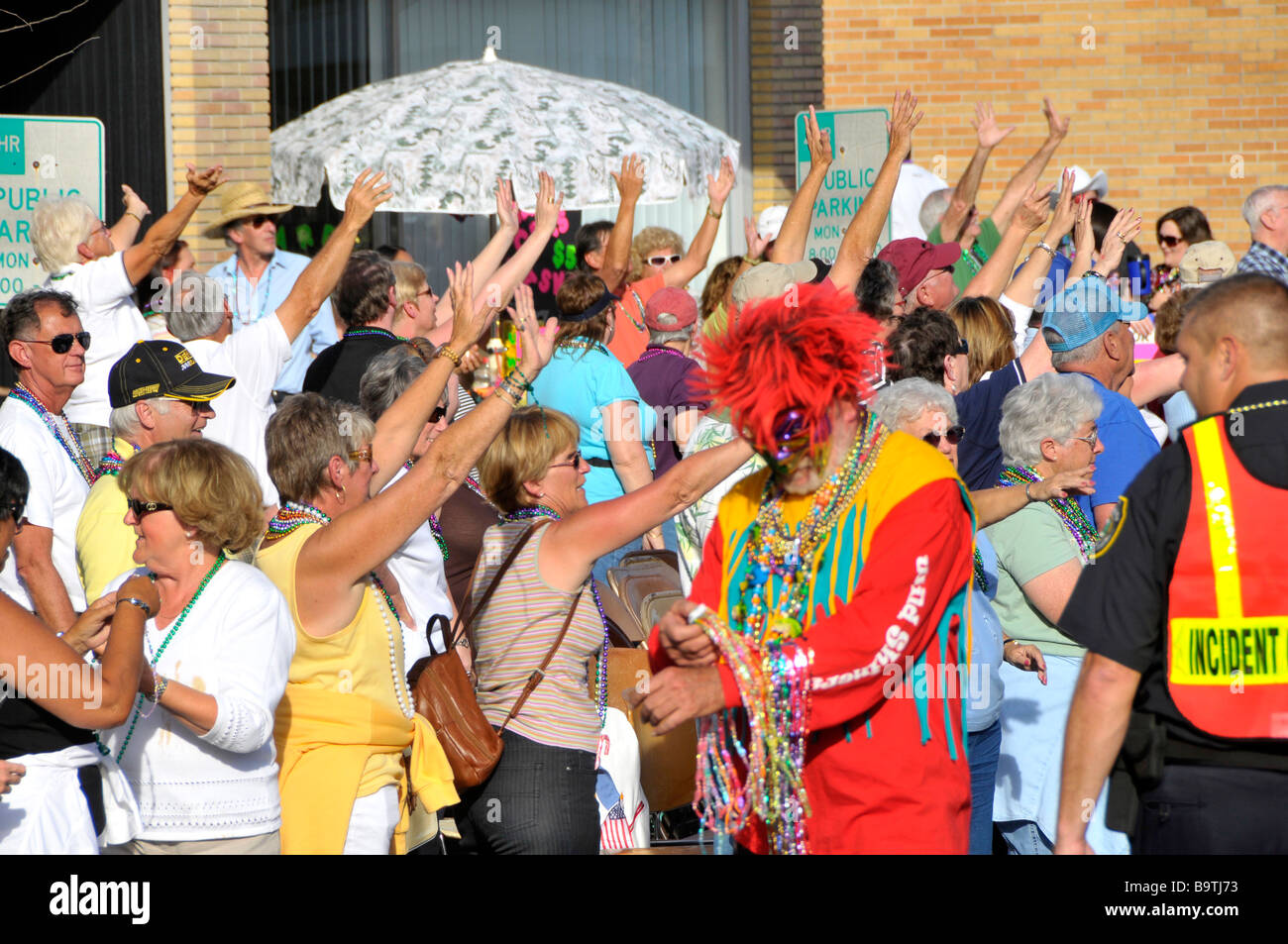 Mardi gras float with crowd hi-res stock photography and images - Alamy