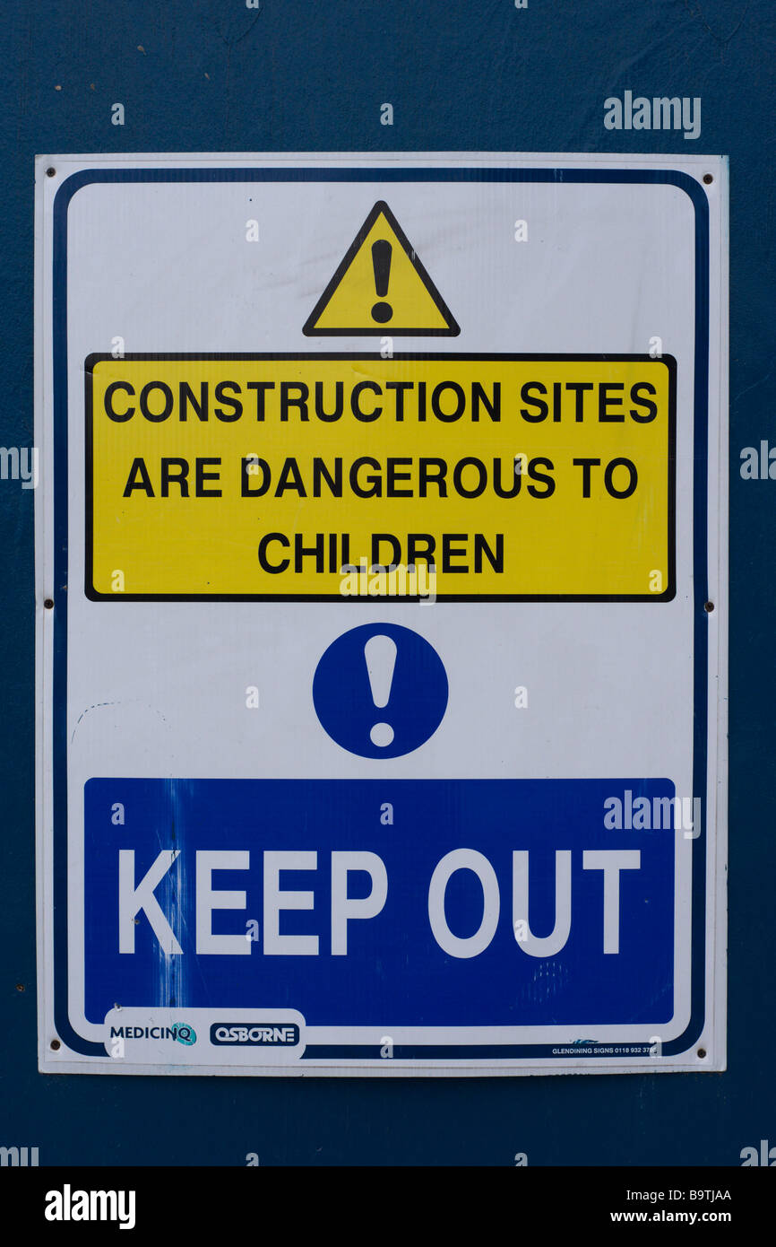 Construction site keep out sign Stock Photo - Alamy