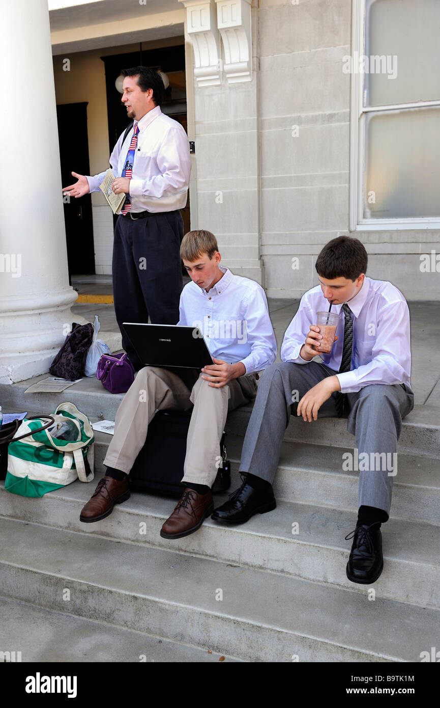 Students on field trip work on laptop computers Stock Photo - Alamy