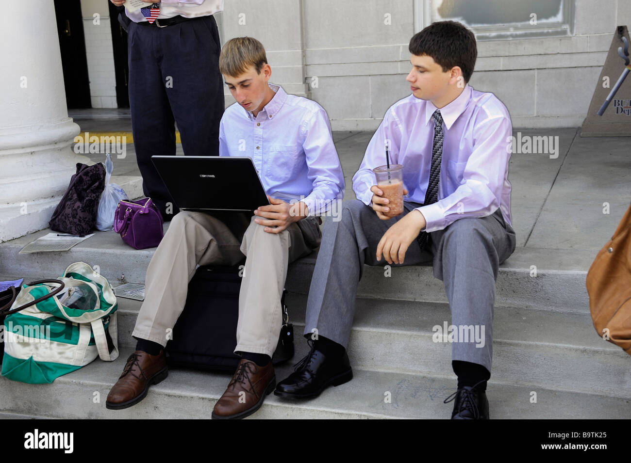 Students on field trip work on laptop computers Stock Photo - Alamy