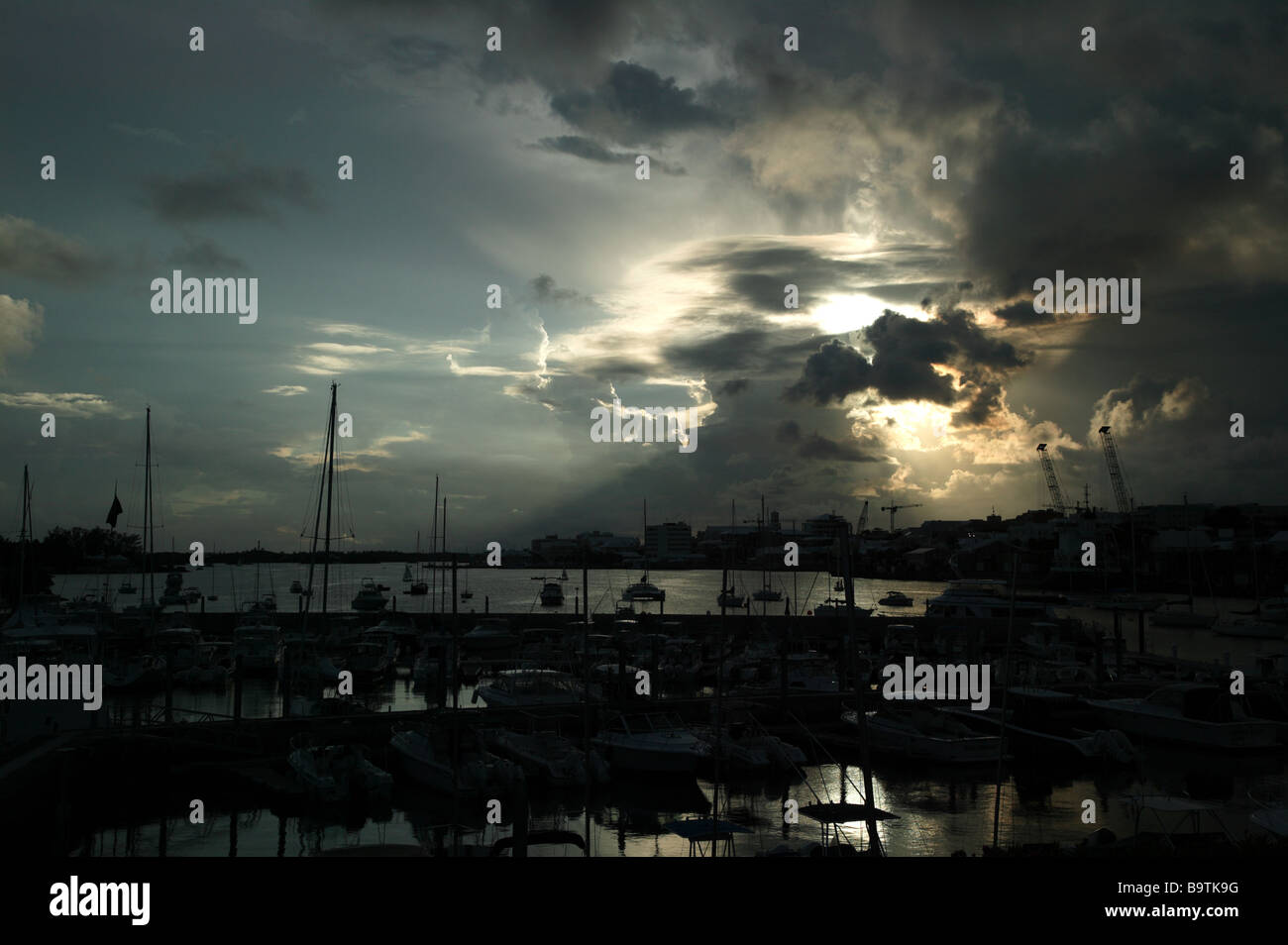 Hamilton harbour water hi-res stock photography and images - Alamy