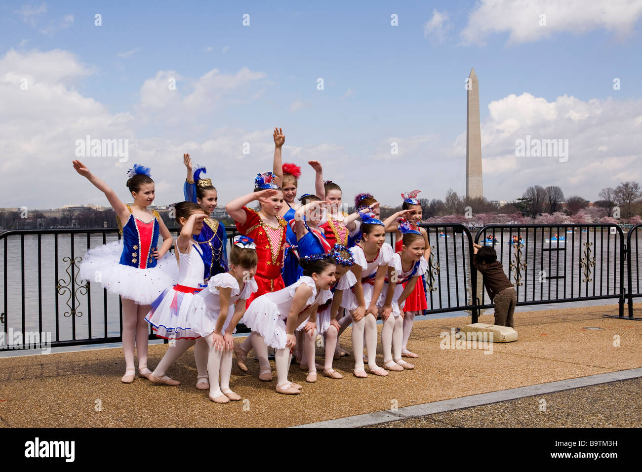 Junior dancers hi-res stock photography and images - Alamy