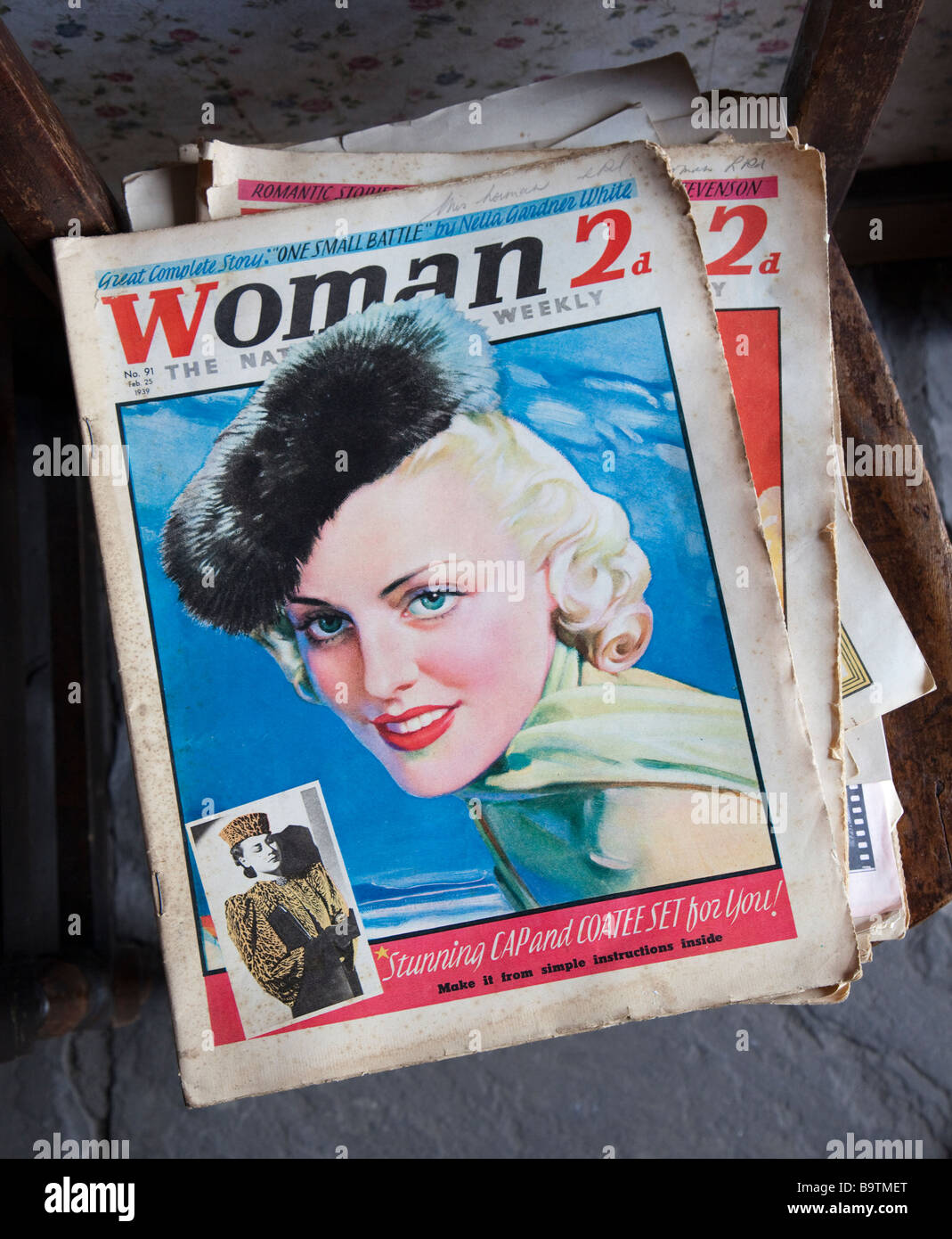 Woman magazine hi-res stock photography and images - Alamy