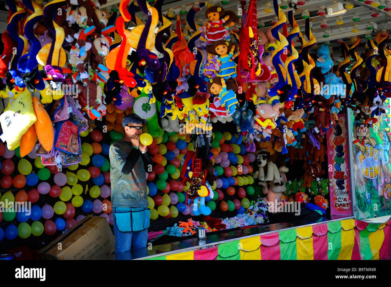 Midway Game with Balloons at Mardi Gras Celebration in Lake Wales ...