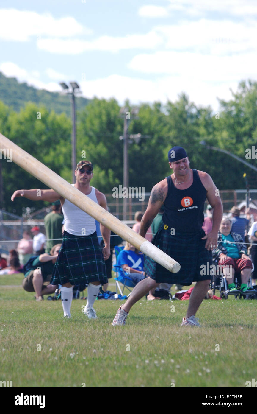Log toss hi-res stock photography and images - Alamy
