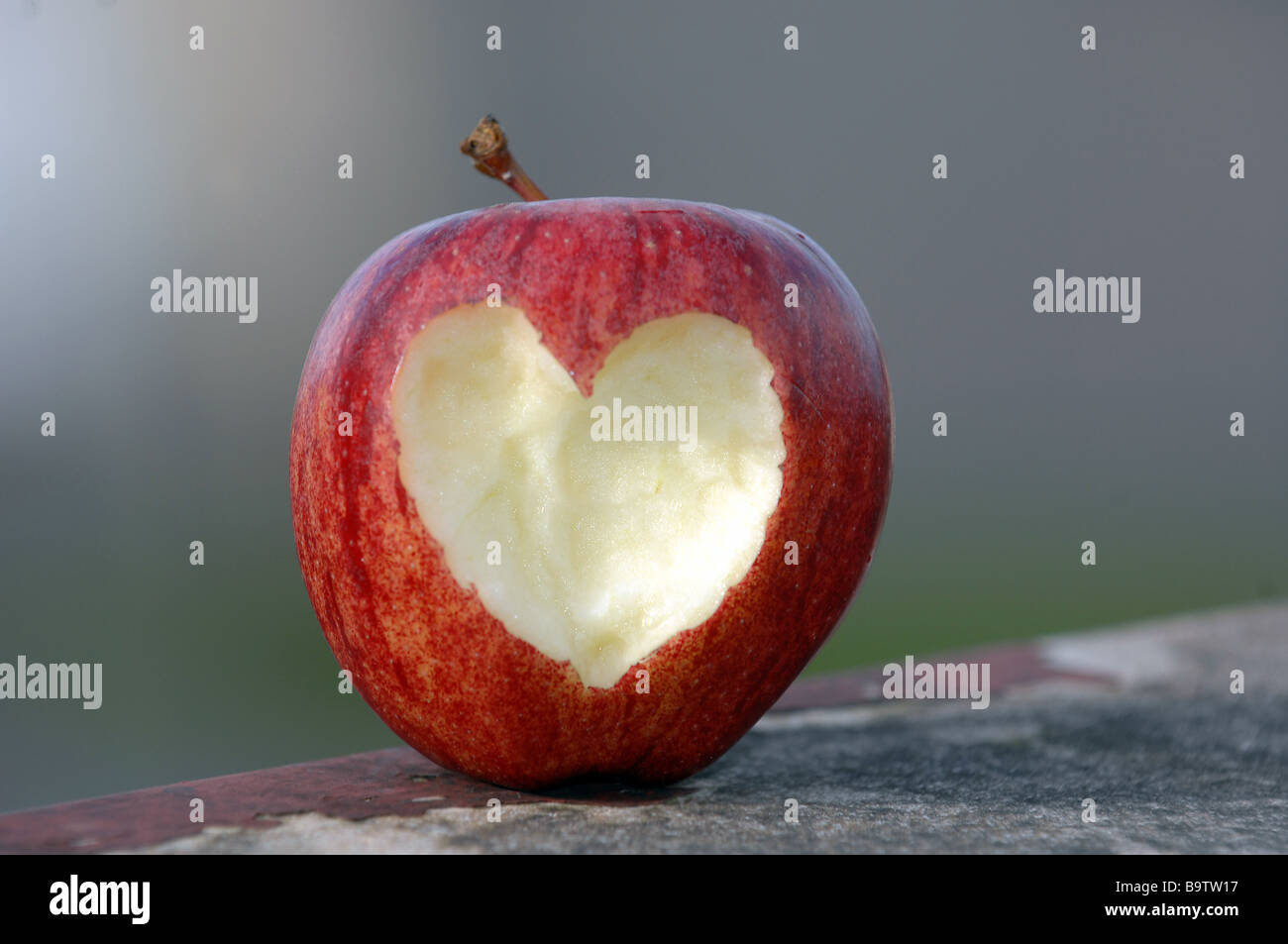 Red apple and red heart hi-res stock photography and images - Alamy