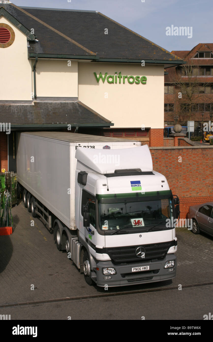 Supermarket delivery truck hi-res stock photography and images - Alamy