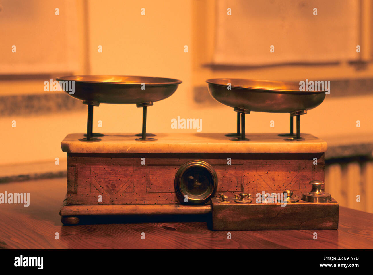 Counterweight counter balance hi-res stock photography and images - Alamy