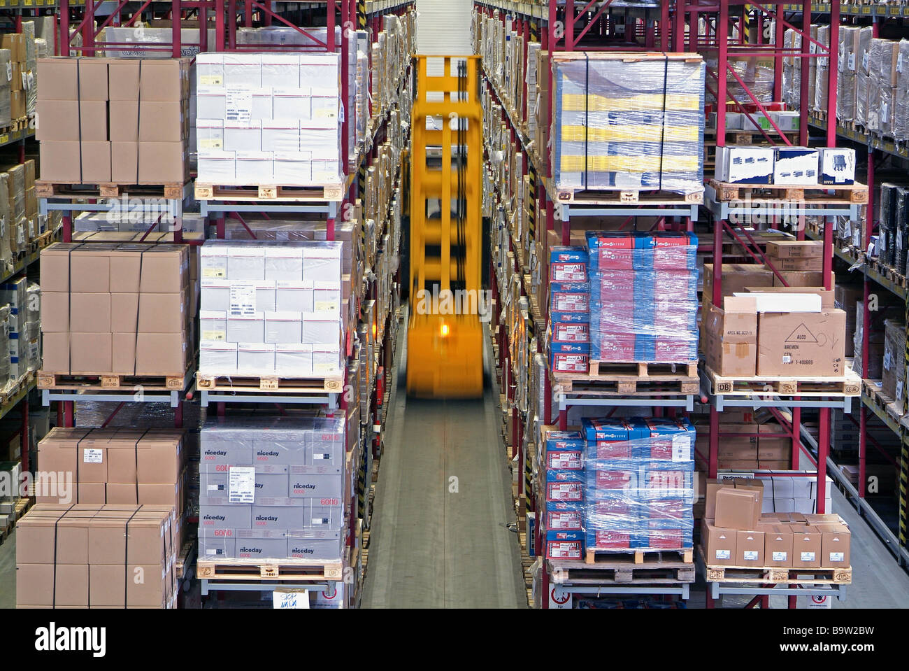 Versandlager hi-res stock photography and images - Alamy