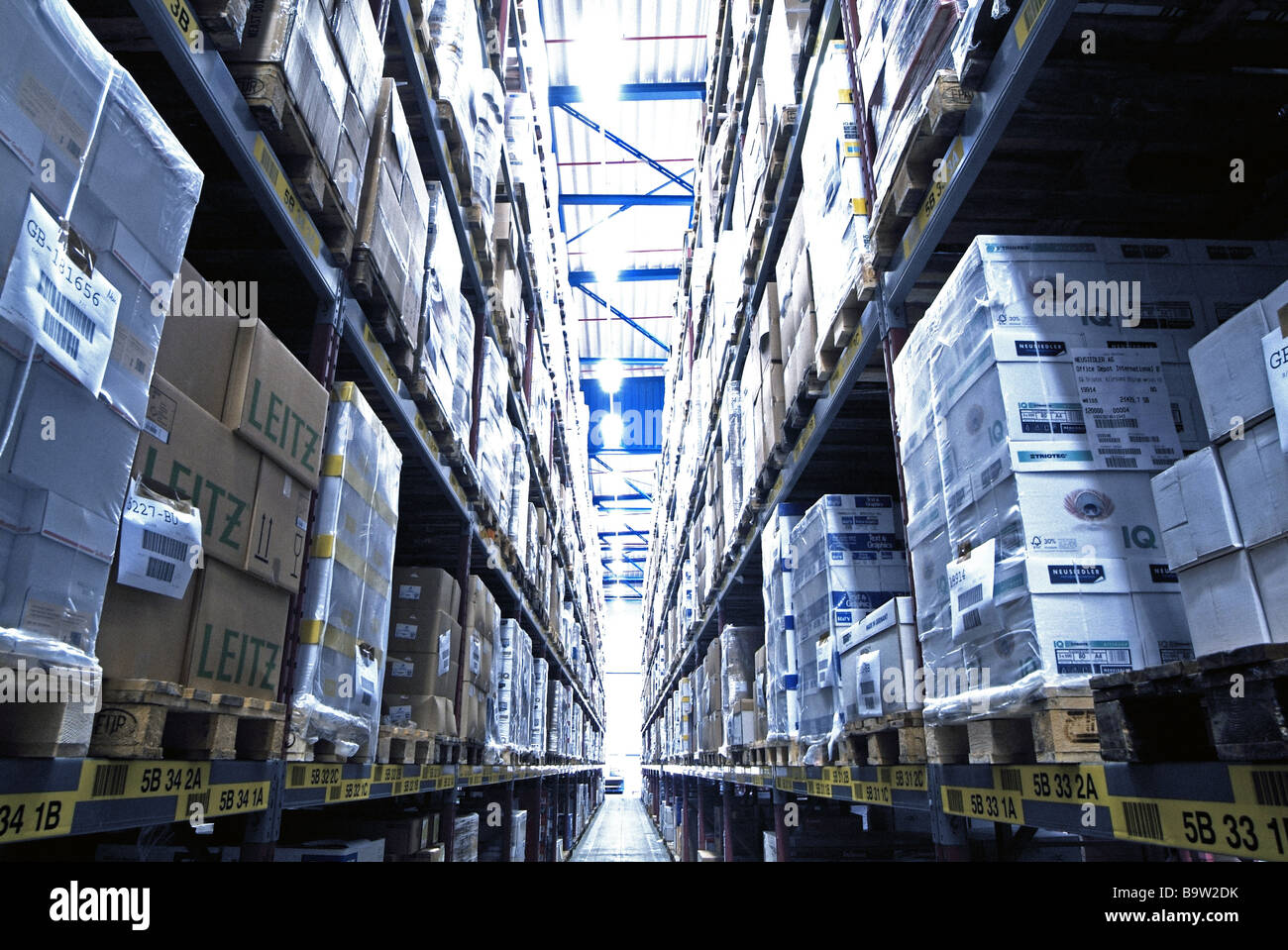 Versandlager hi-res stock photography and images - Alamy