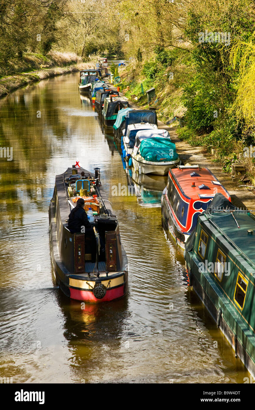 View from the bridge over The Kennet and Avon Canal at Pewsey Wharf ...
