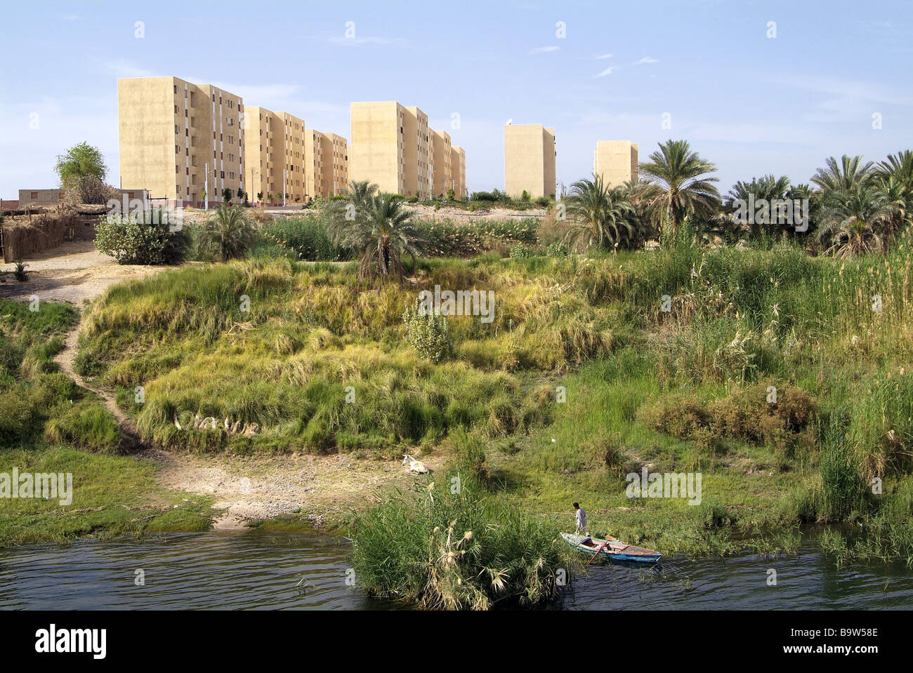 Fluss nil ostufer hi-res stock photography and images - Alamy