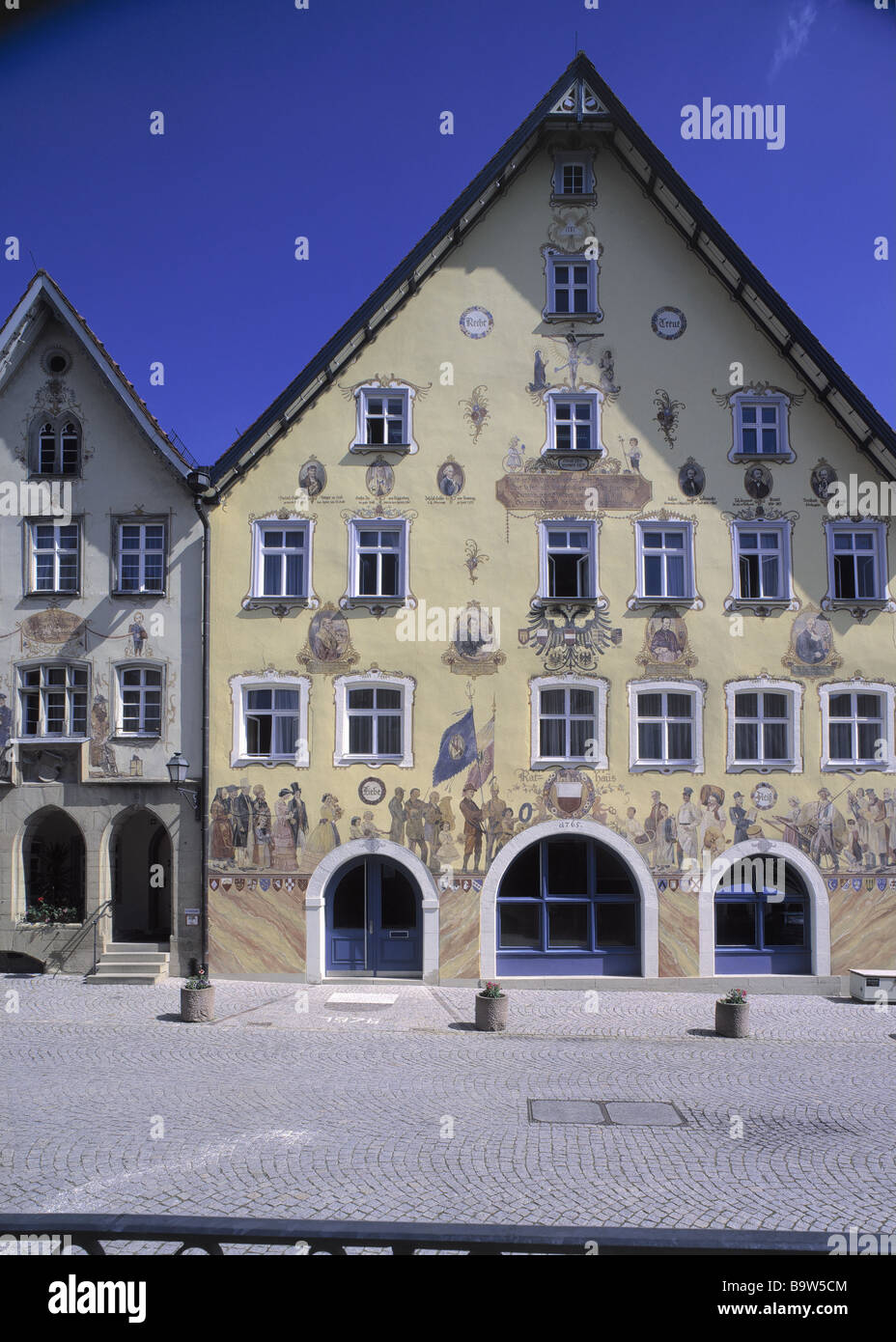 Am forest town hall hi-res stock photography and images - Alamy