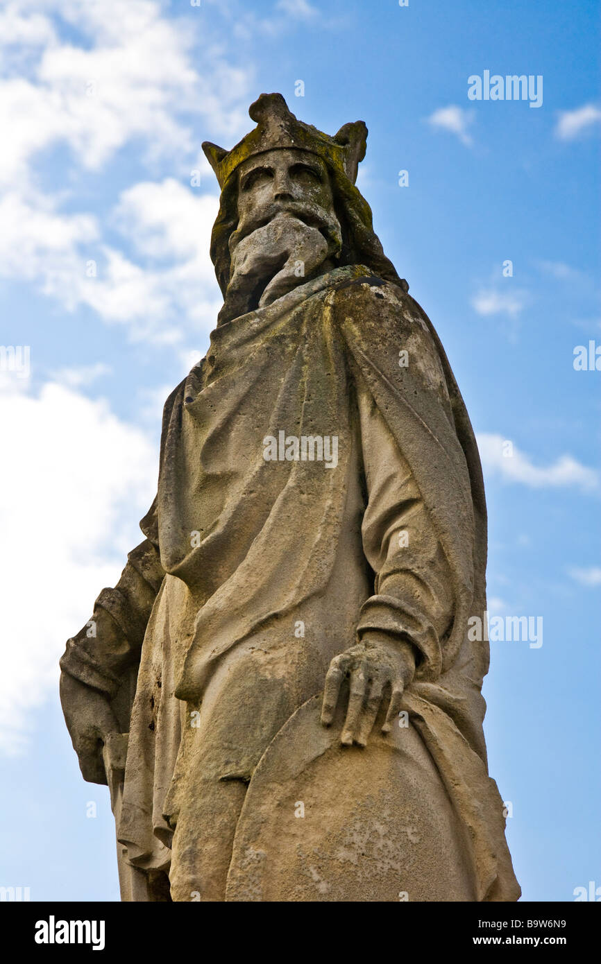 The statue of alfred the great hi-res stock photography and images - Alamy