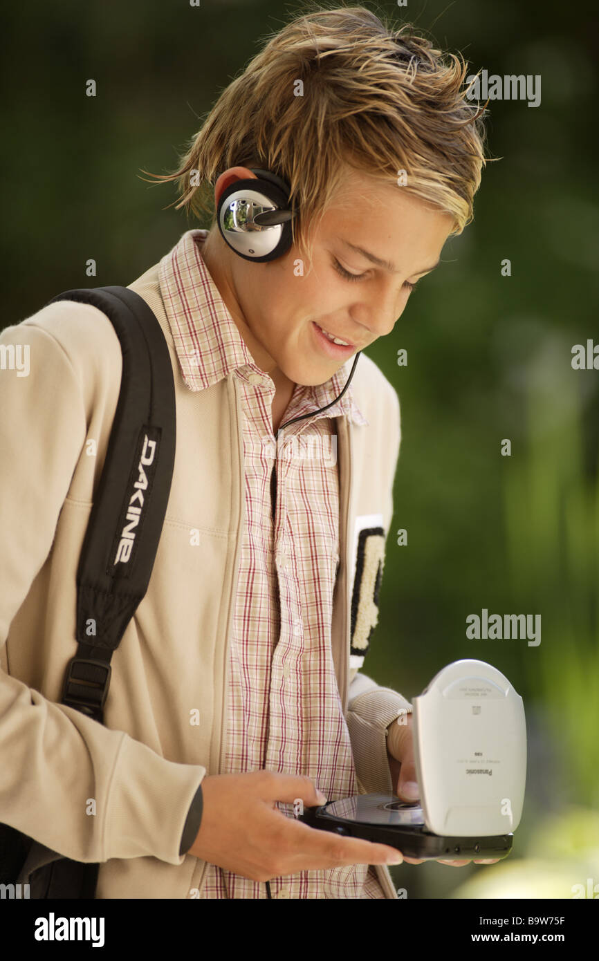 Teenager cd player hi-res stock photography and images - Alamy