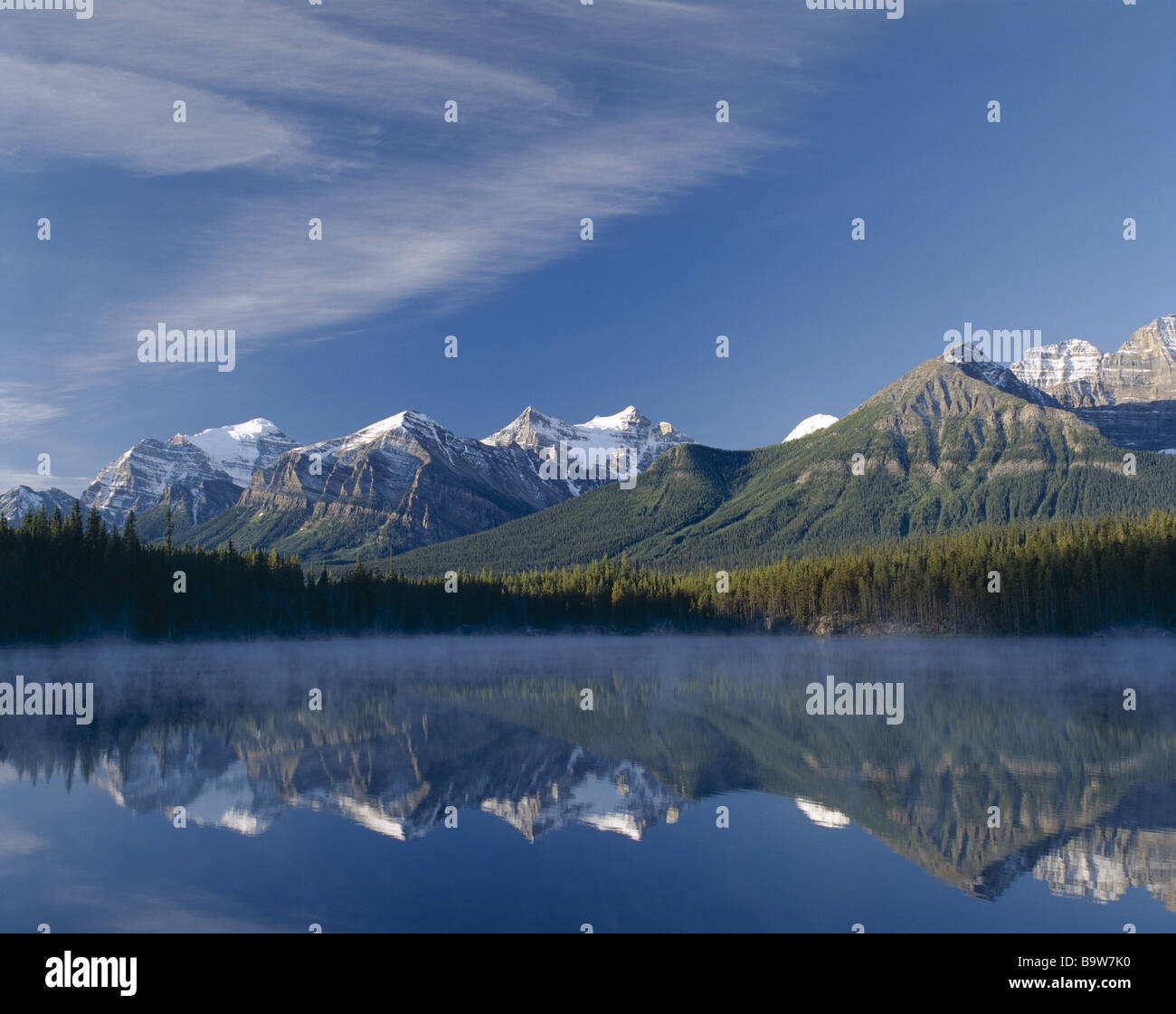 Pinnacle mountain banff national park hi-res stock photography and ...