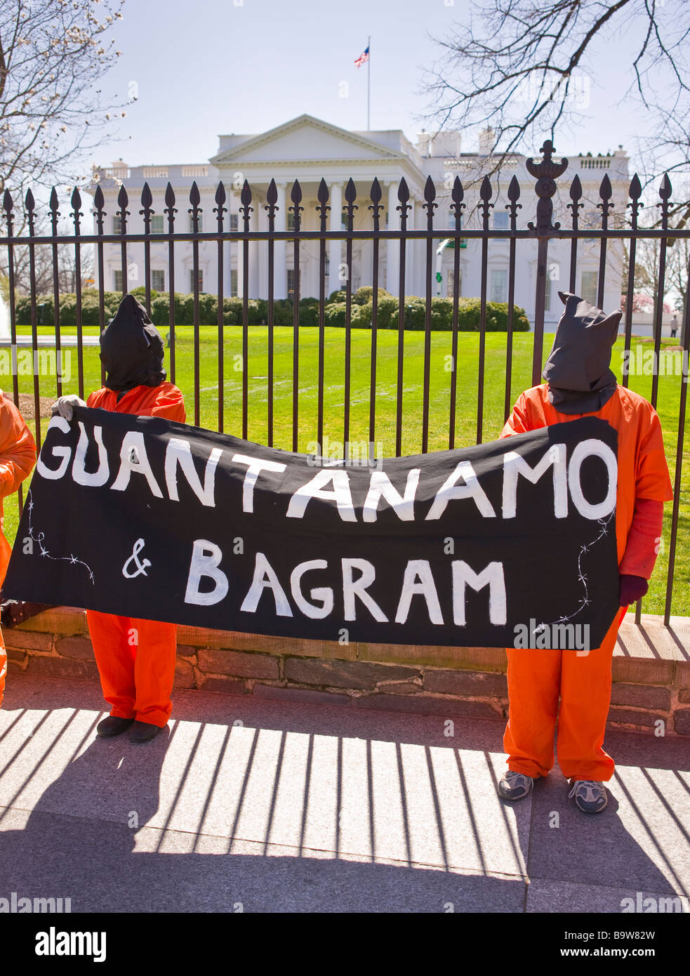 White house washington people fence hi-res stock photography and images ...