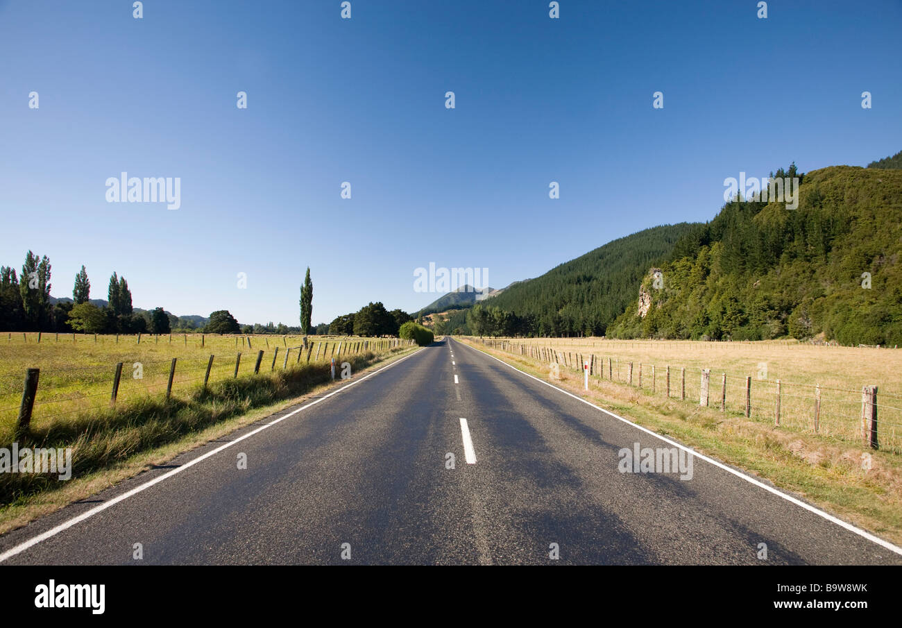 Empty Road in New Zealand Stock Photo - Alamy