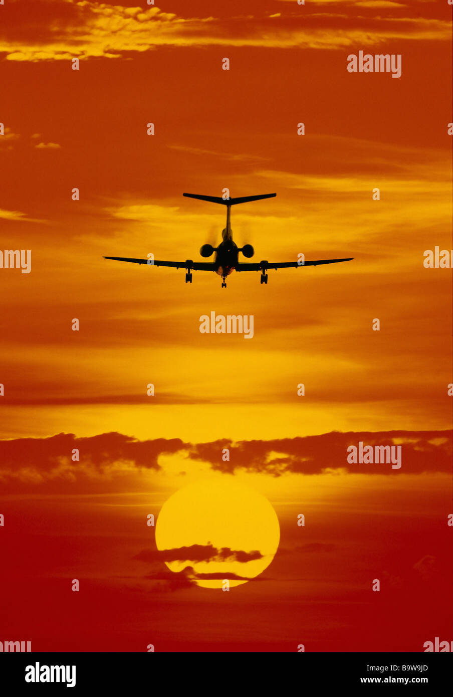 Long distance airline hi-res stock photography and images - Alamy