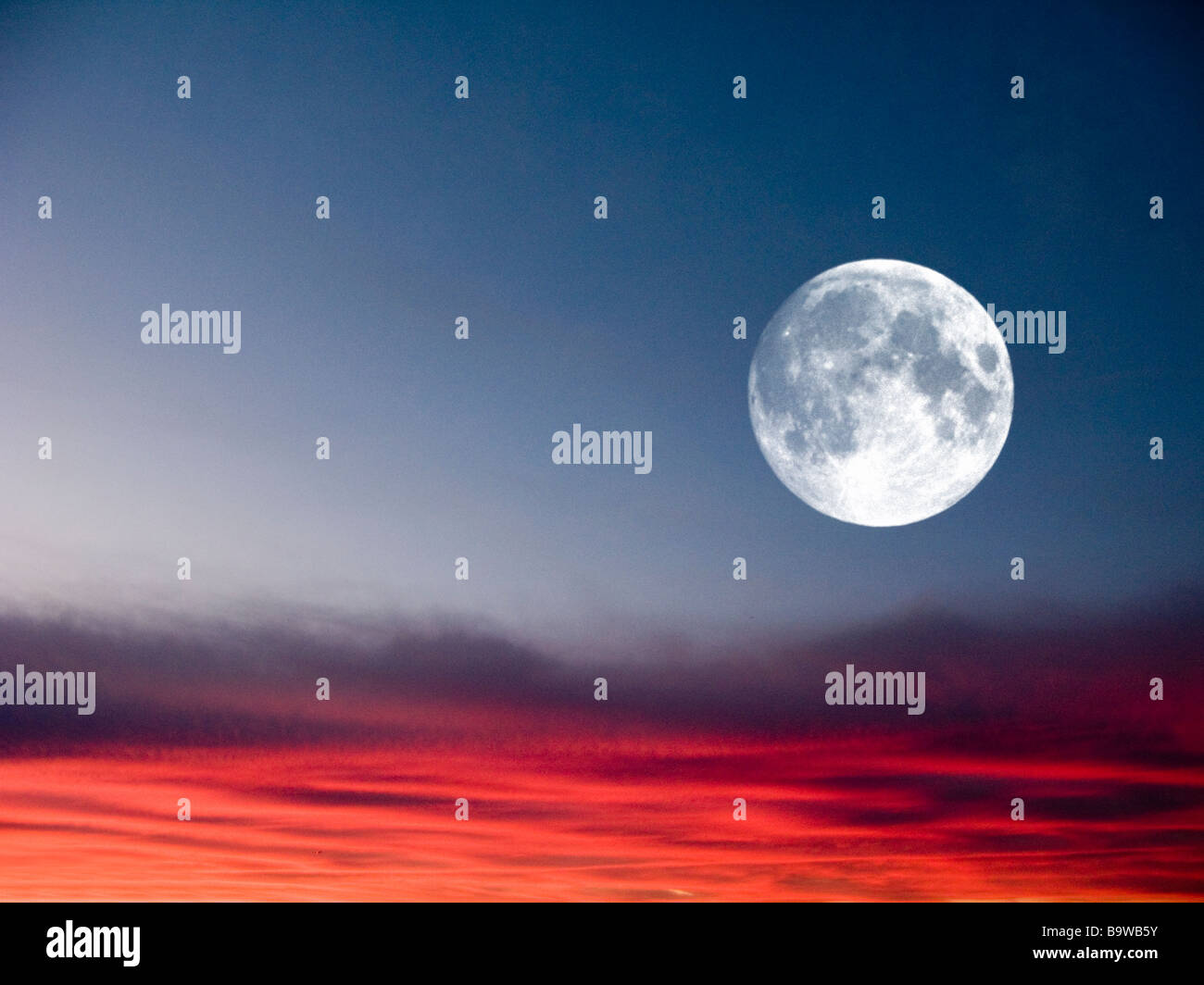 Full moon at sunset hi-res stock photography and images - Alamy