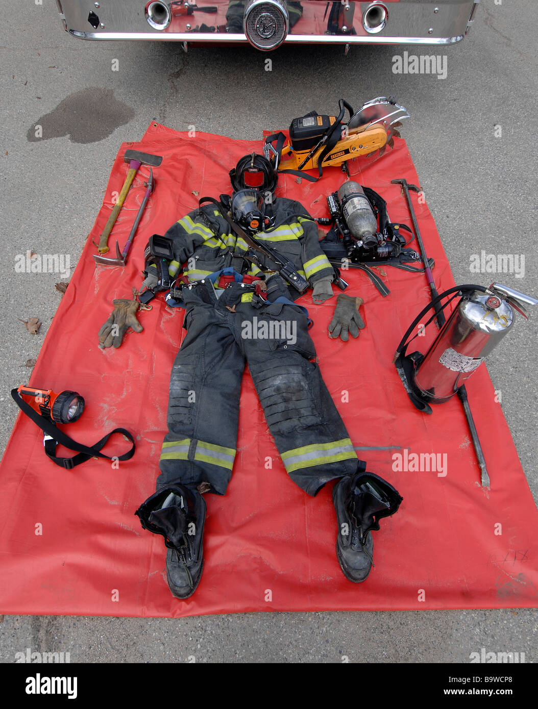 Firefighters hi-res stock photography and images - Alamy