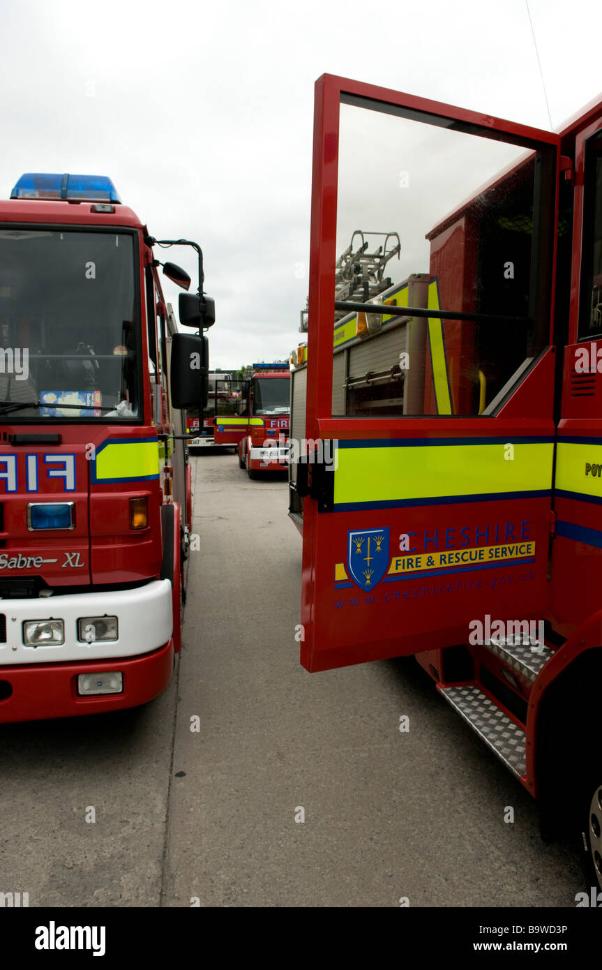 Red fire engine hi-res stock photography and images - Alamy