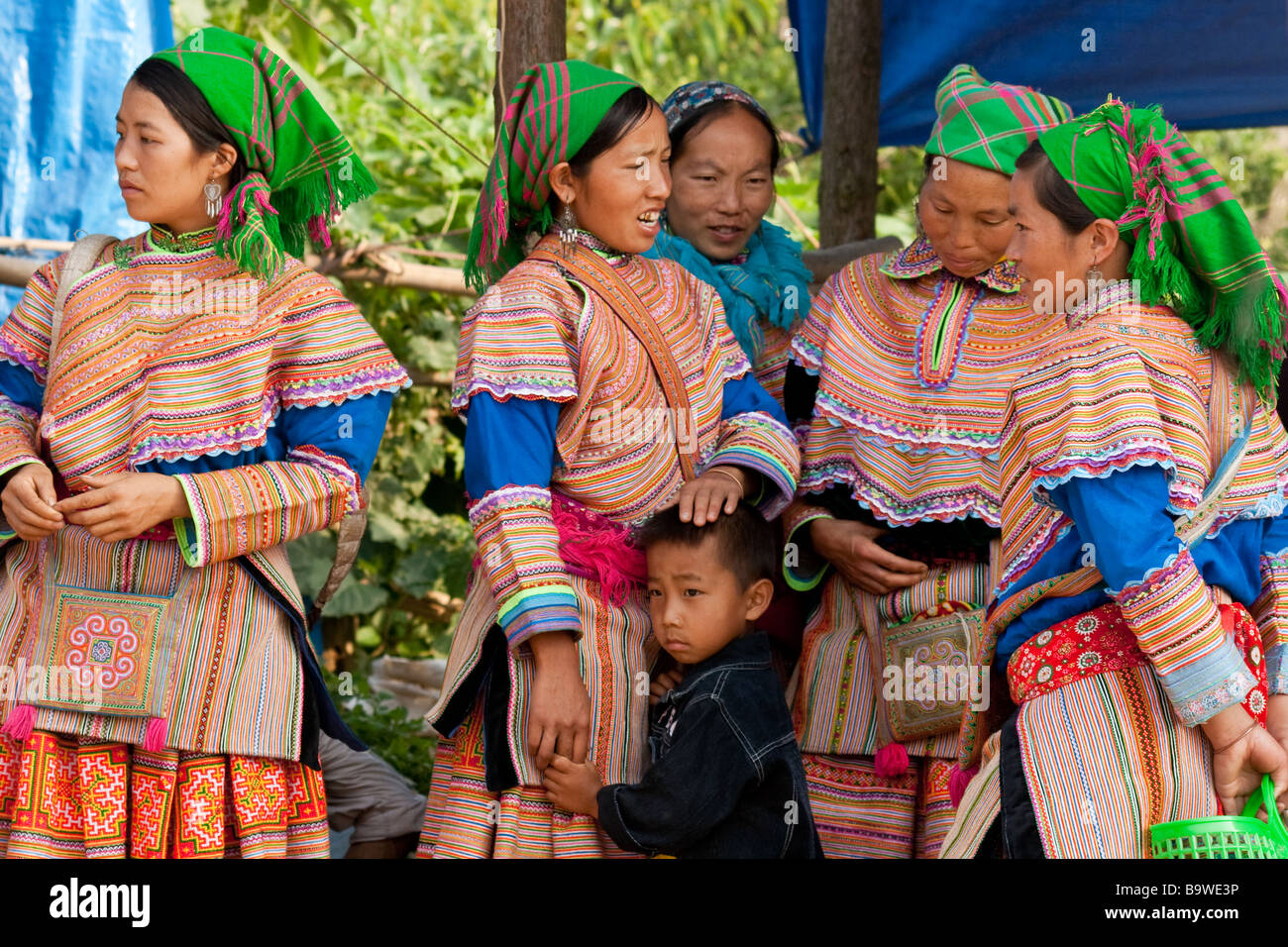 Group of colourful Flower H'mong women at Bac Ha market, Lao Cai ...