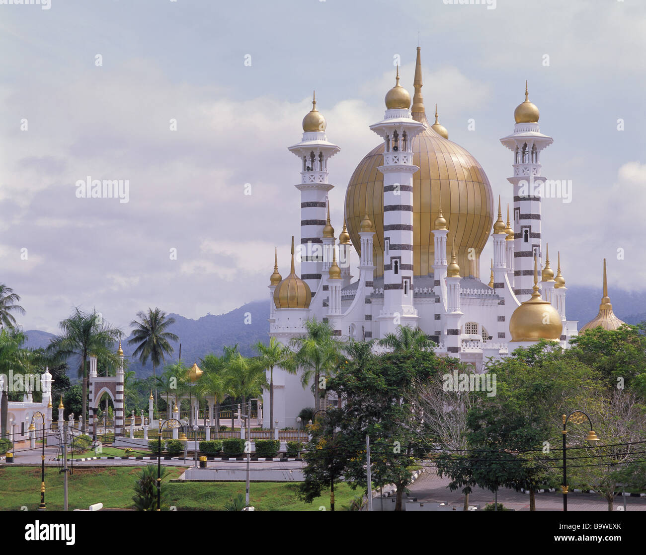 Sacral building architecture hi-res stock photography and images - Alamy