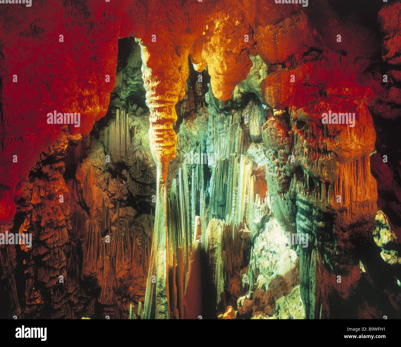 Stalagmite structures hi-res stock photography and images - Alamy