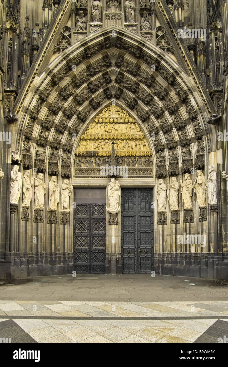 Cologne cathedral doorway hi-res stock photography and images - Alamy