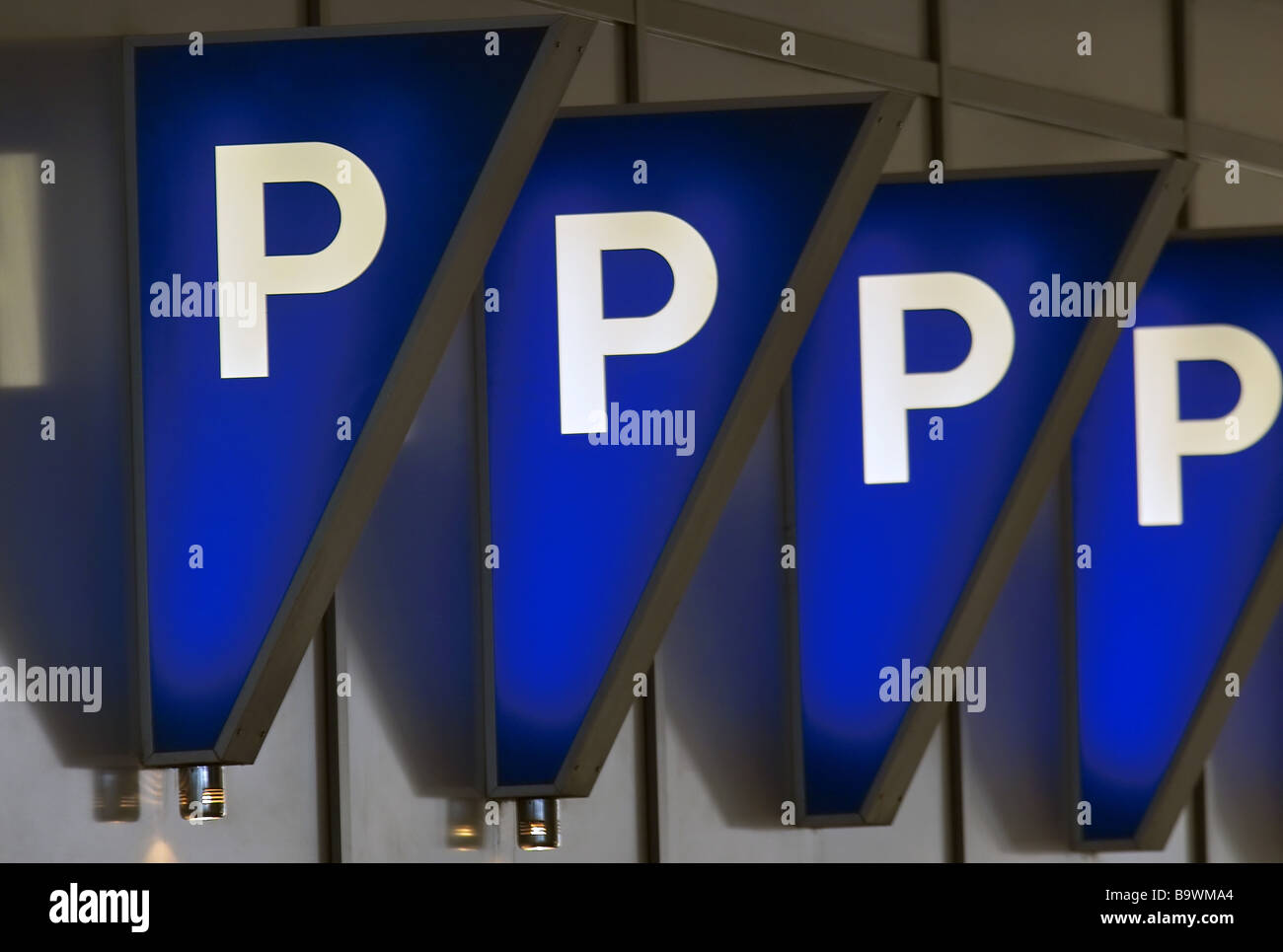 Symbols hint hi-res stock photography and images - Alamy