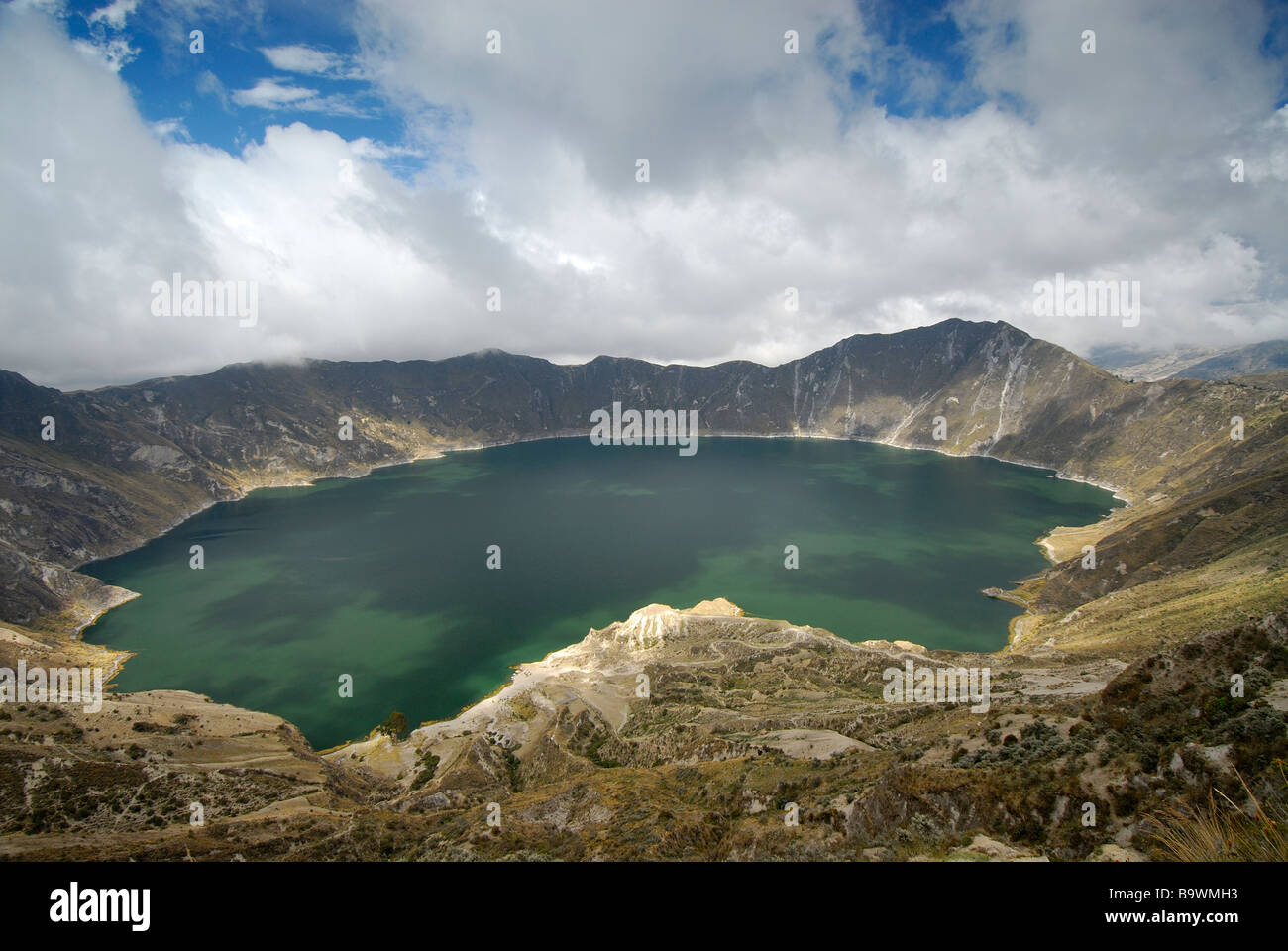 Quilotoa lake hi-res stock photography and images - Alamy