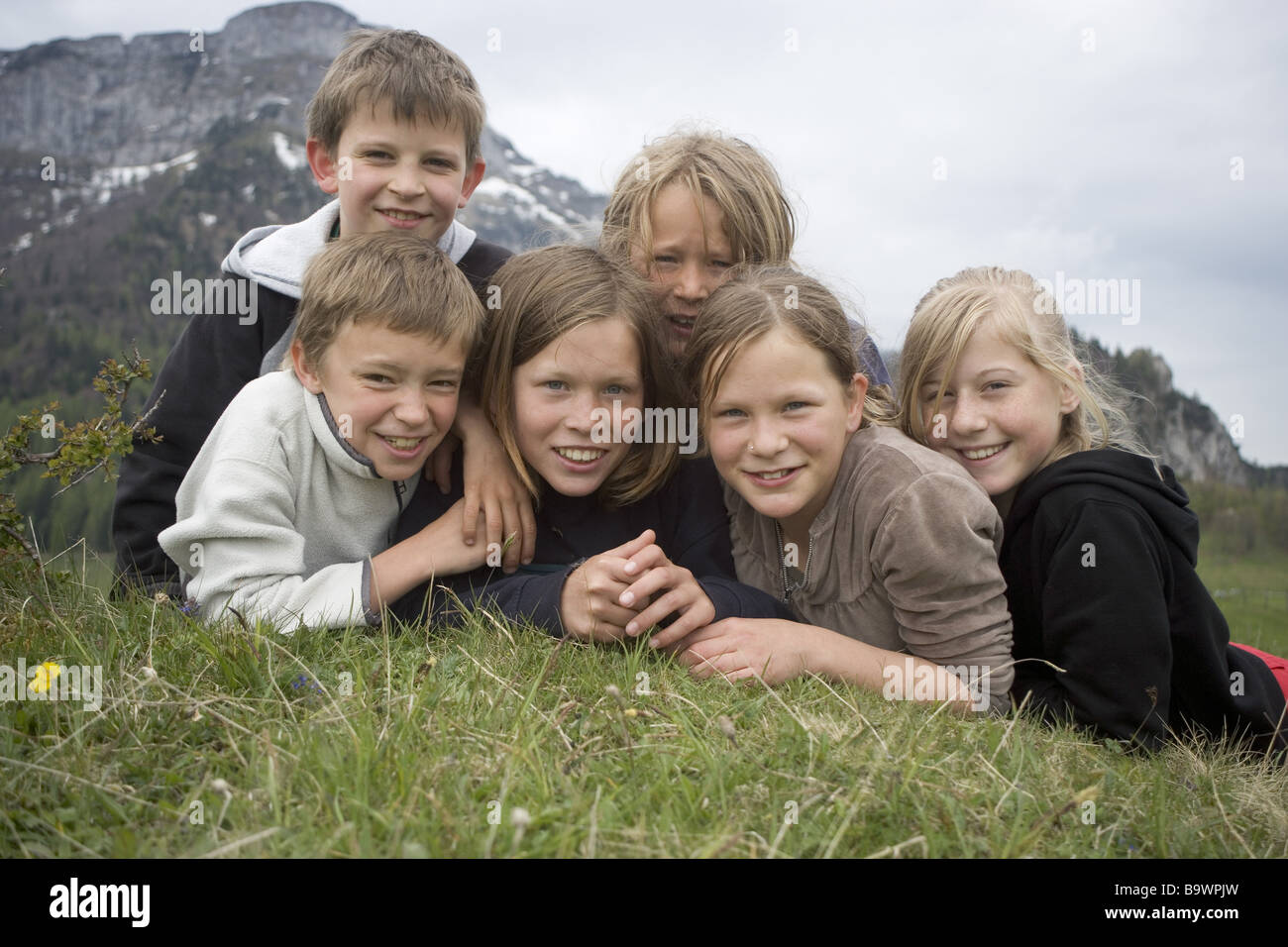 Children cohesion friends group hi-res stock photography and images - Alamy