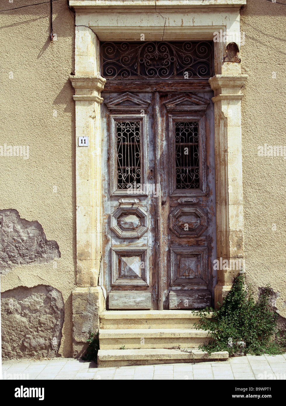 SCENE IN THE OLD TOWN OF NICOSIA, CYPRUS Stock Photo - Alamy