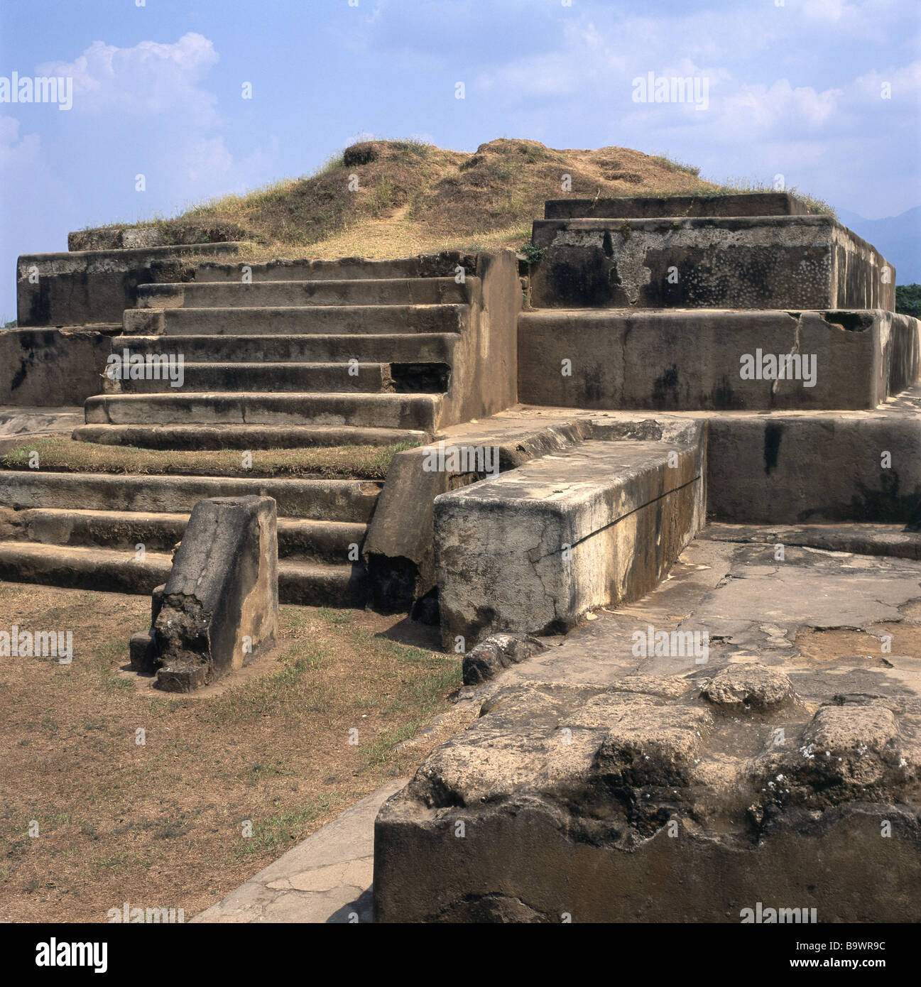 El salvador mayan ruins hi-res stock photography and images - Alamy