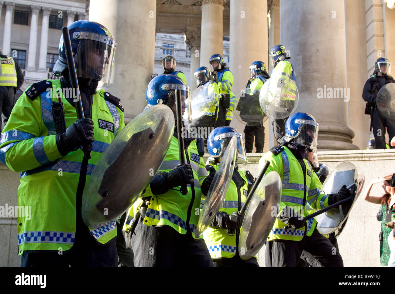 Police riot helmets london hi-res stock photography and images - Alamy
