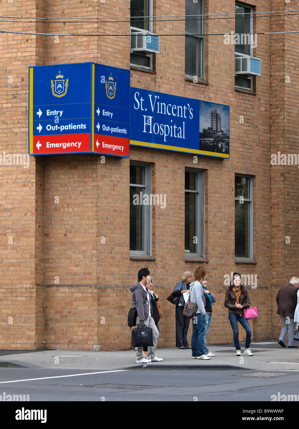PAVEMENT OUTSIDE ST VINCENTS HOSPITAL NICHOLSON STREET MELBOURNE ...