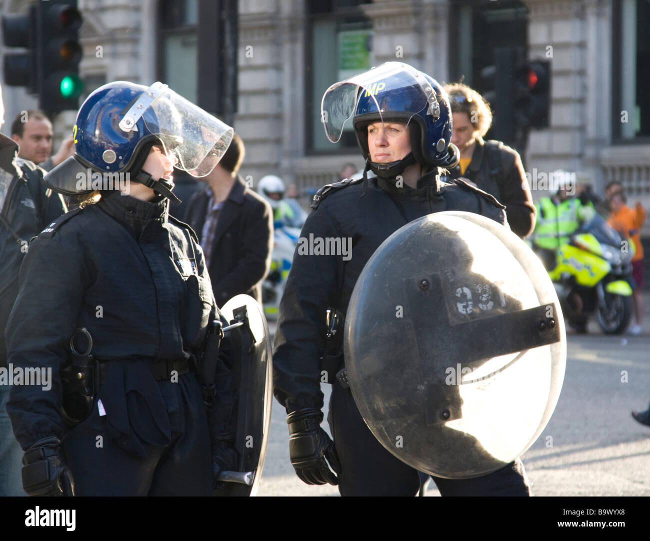 Riot Police at G20 summit protests Bishopsgate City of London UK Stock ...