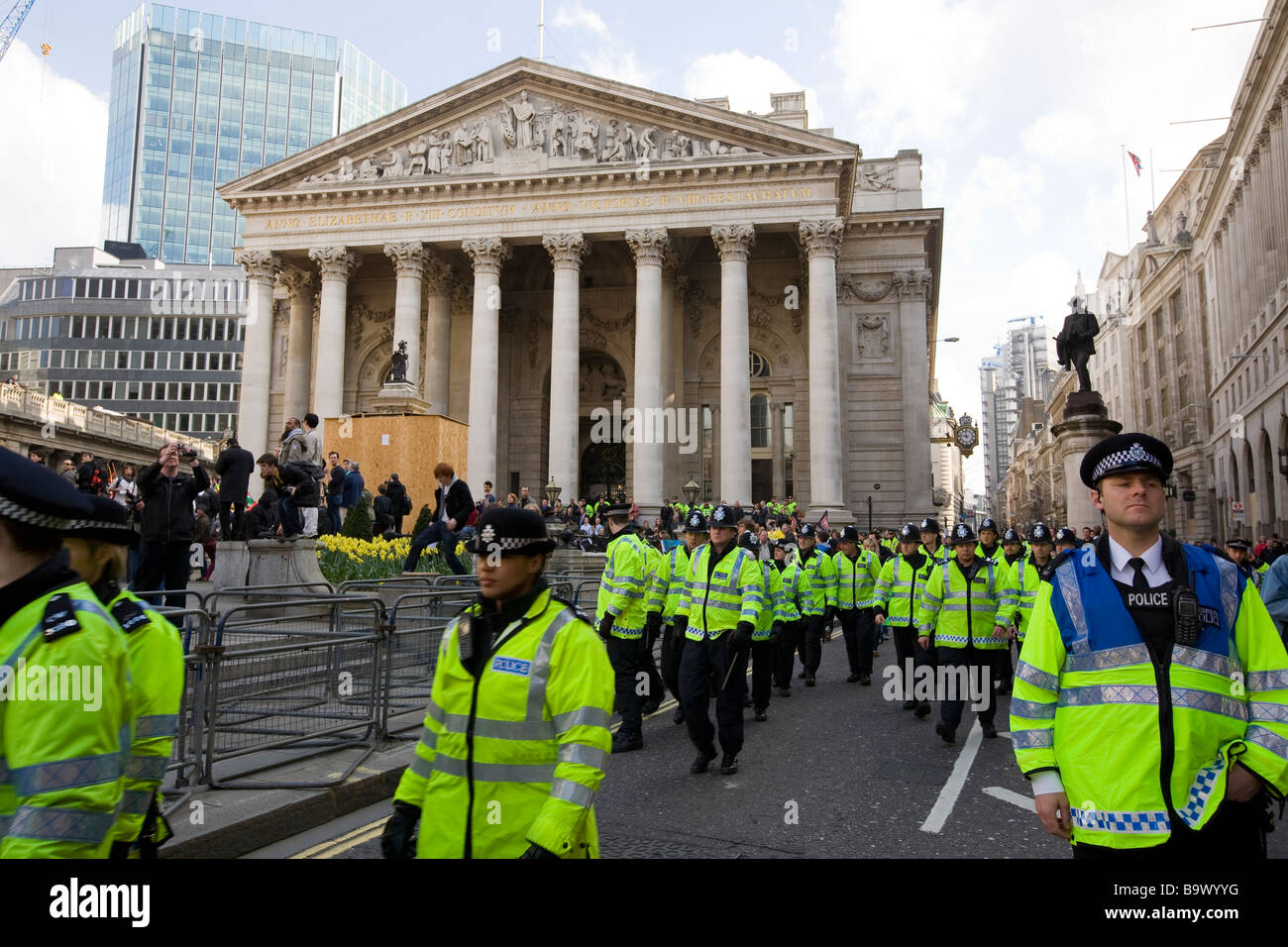 police line up outside the G20 demonstration outside the Bank of ...