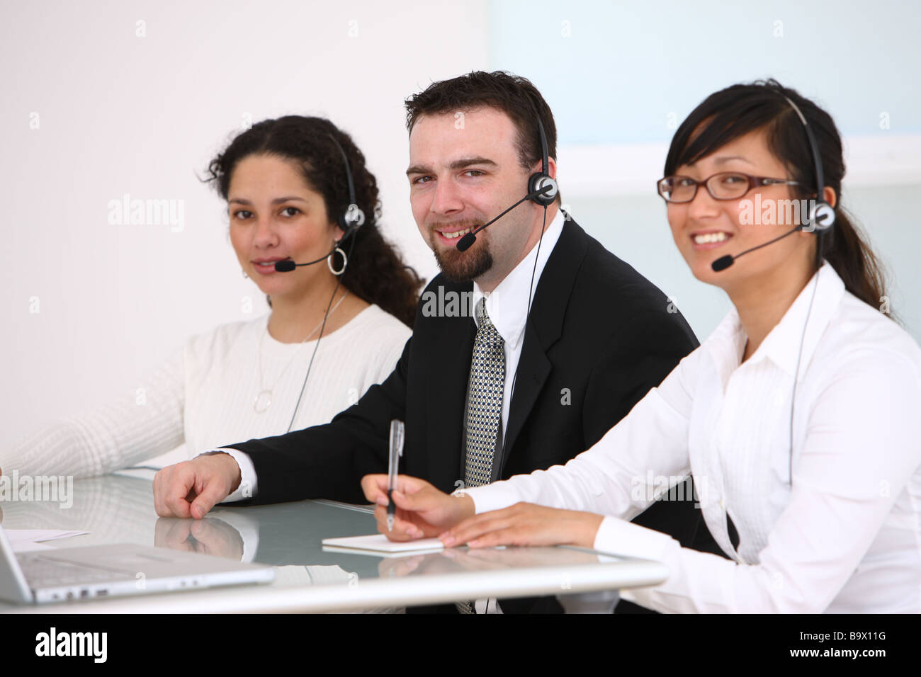 Customer service team working global hi-res stock photography and ...