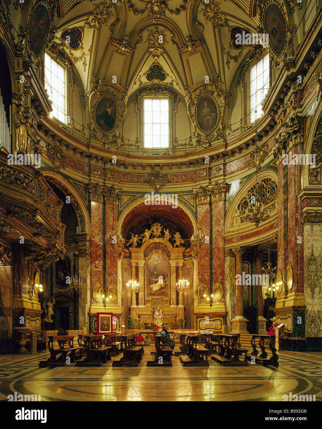 Rotunda seating hi-res stock photography and images - Alamy