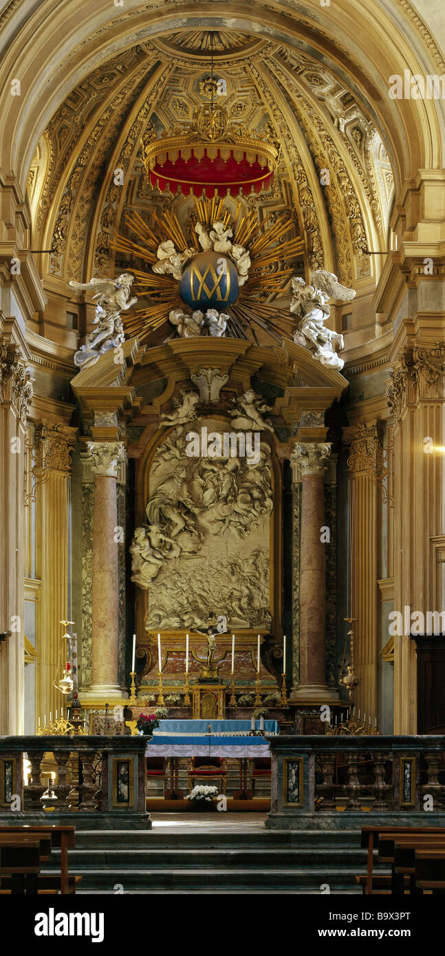 Altar altarpiece hi-res stock photography and images - Alamy