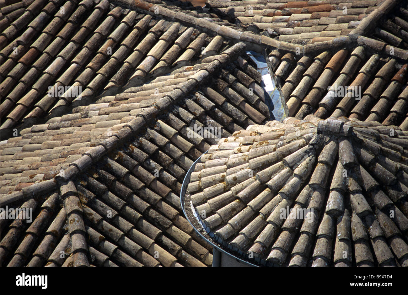 France roof tile patterns hi-res stock photography and images - Alamy