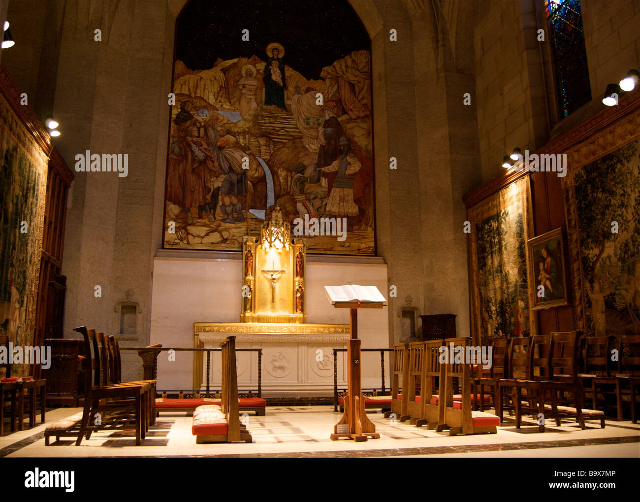 Grace cathedral san francisco interior hi-res stock photography and ...