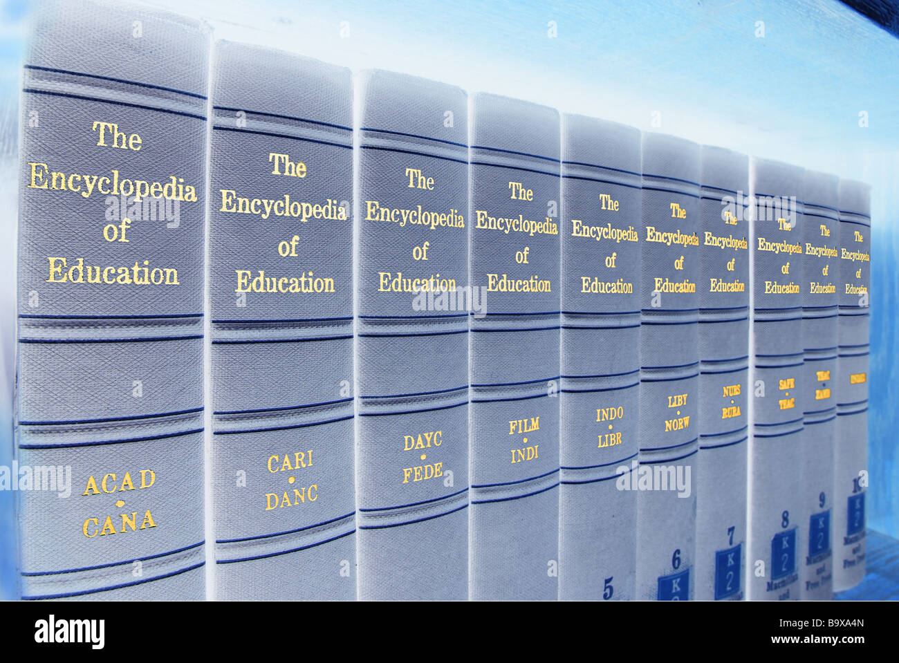 Negative reception hi-res stock photography and images - Alamy