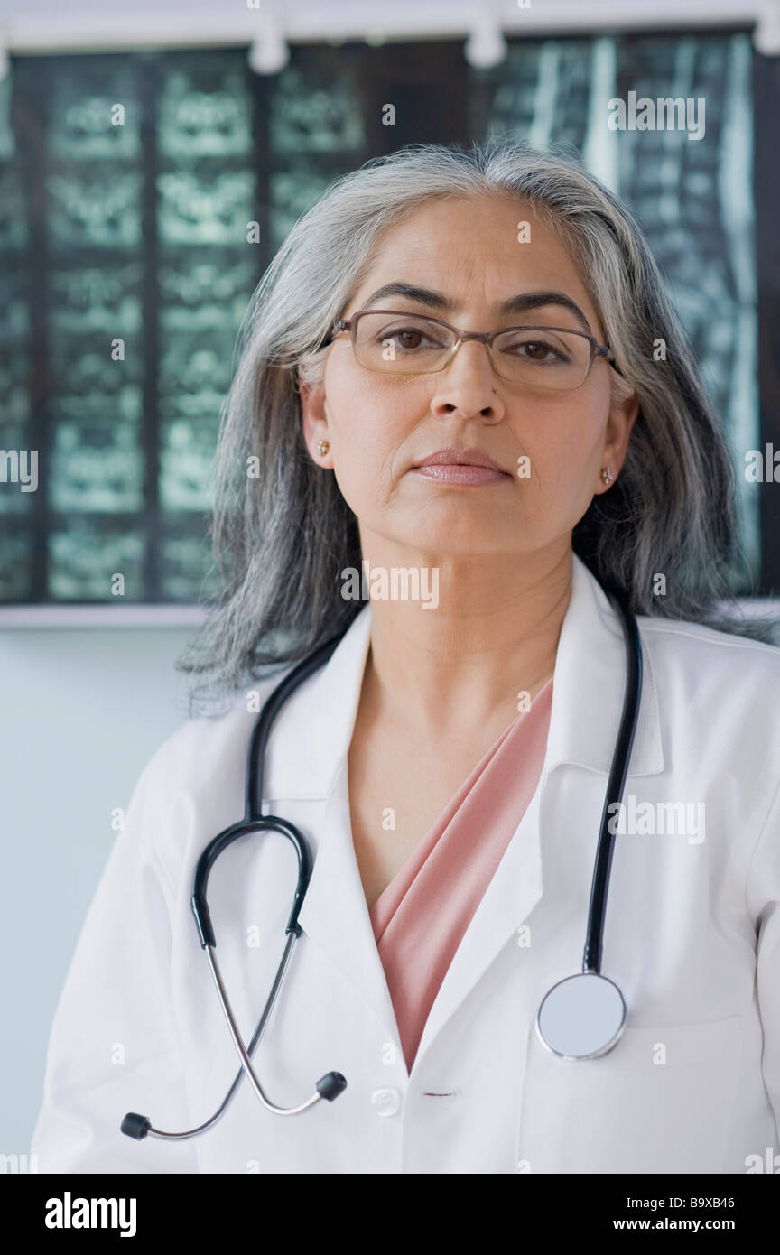 Portrait of a female doctor Stock Photo - Alamy