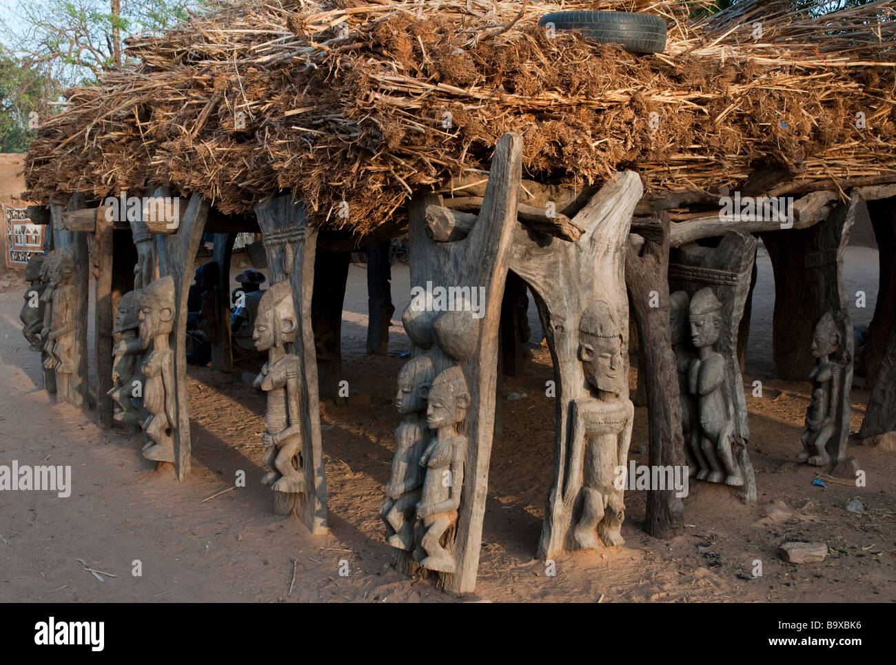 Dogon art hi-res stock photography and images - Alamy